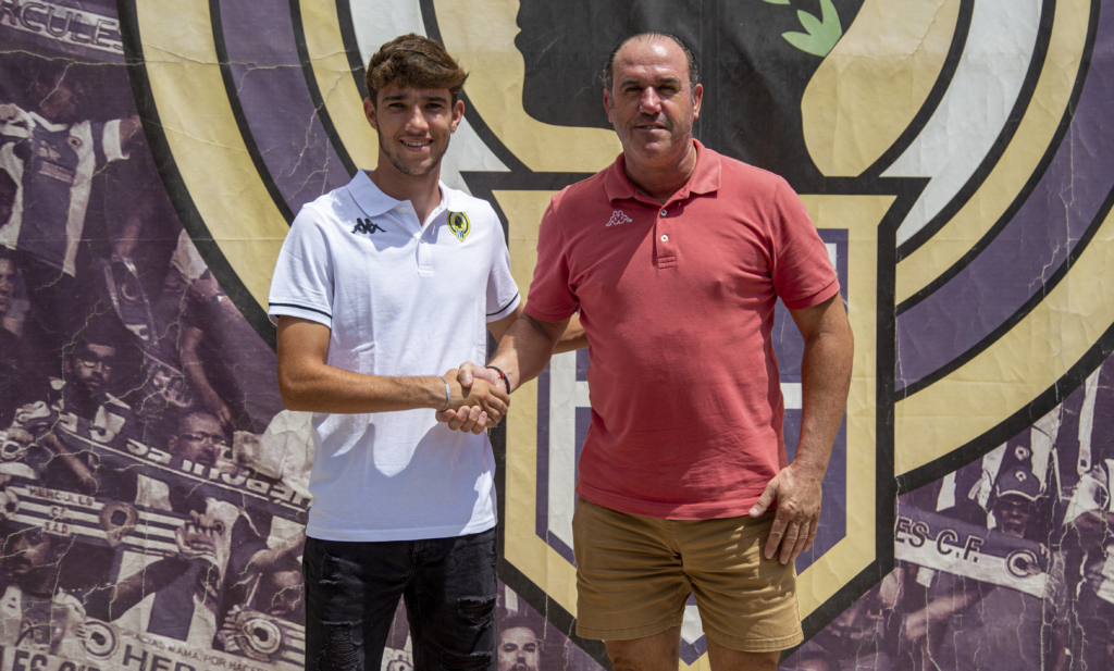 Sergio Gutiérrez ‘Guit’ firma su primer contrato profesional con el ...